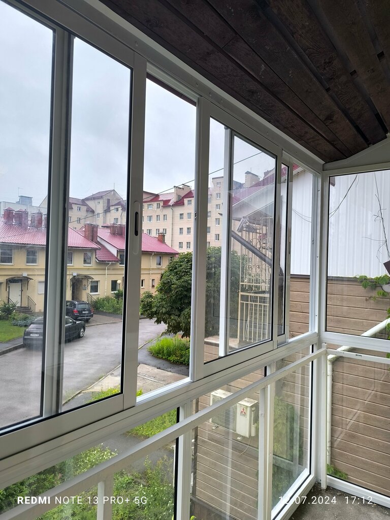 Cam balkon hizmetleri Gorod Balkonov, Saint‑Petersburg, foto