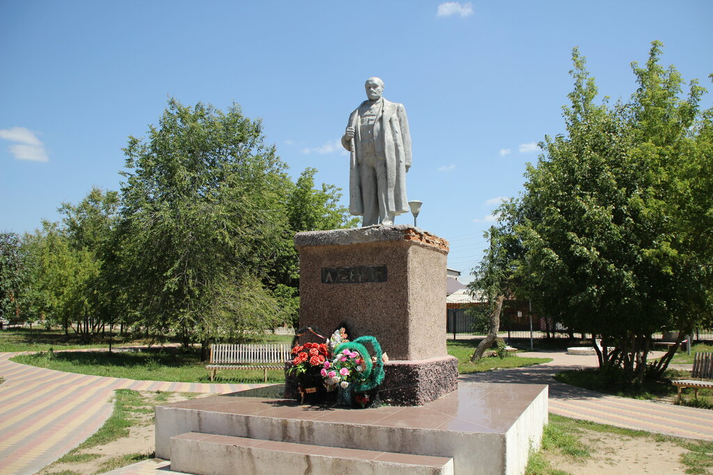 Anıt, heykel В.И. Ленин, Sol‑İletsk, foto