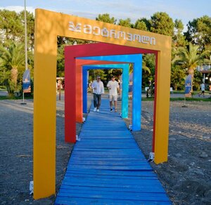 Metropol beach (Autonomous Republic of Adjara, Batumi, Dzveli Batumi City District), plaj  Batum'dan