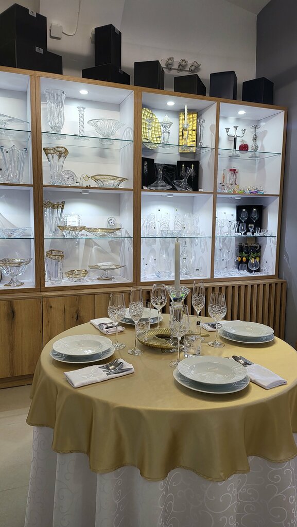 Züccaciye mağazaları Bohemia Kristal Melisanti, Novi Sad, foto
