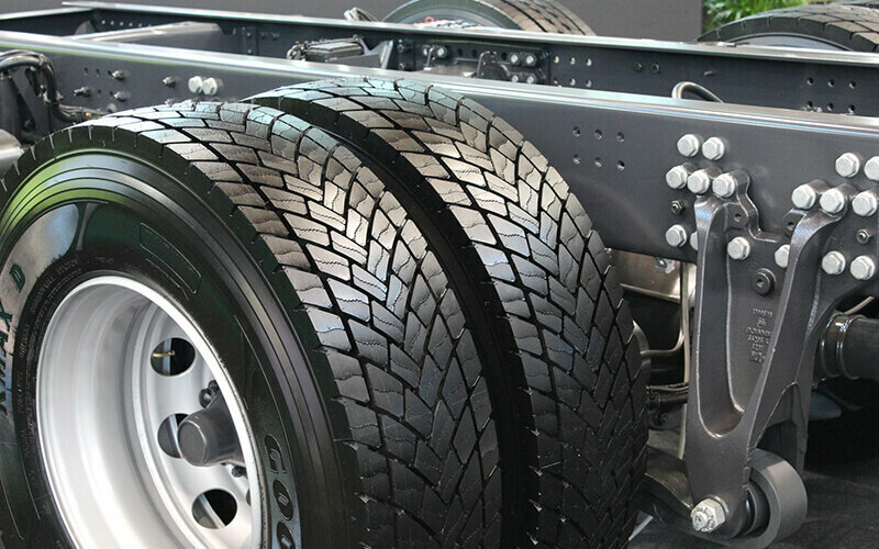 Sanayi kuruluşu Kamyon lastiği kurtarma, Moskova ve Moskovskaya oblastı, foto