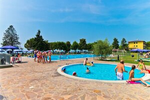 Campeggio del Garda (Lungolago Garibaldi No:15, Castelnuovo del Garda, Peschiera del Garda), otel  Dünya'dan