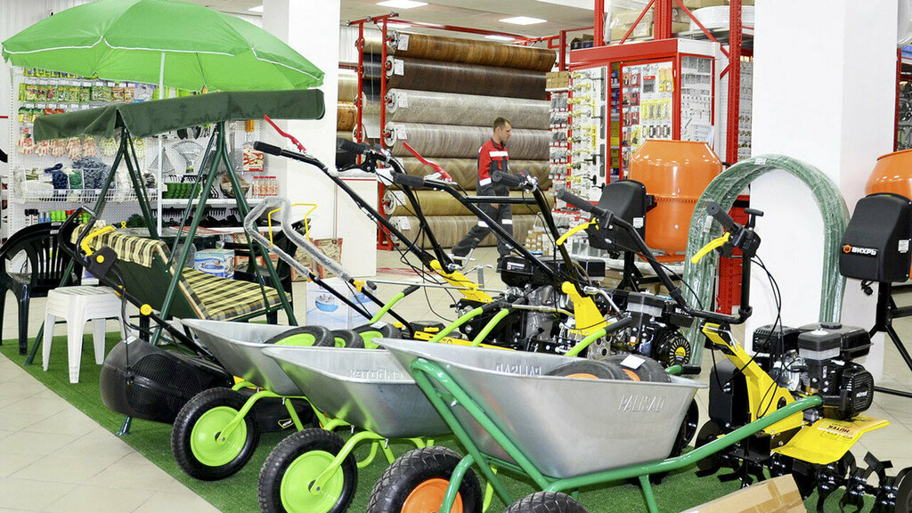 Yapı mağazası Molotok, Omskaya oblastı, foto