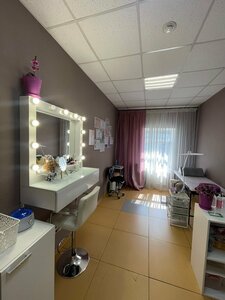 Школа-студия Марины Лазюк (Sovetskaya Street No:18), kaş ve kirpik salonu  Kostroma'dan