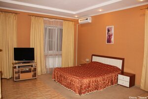 Zamok (3rd Vologodskiy Drive No:11, Penza), otel  Penza'dan