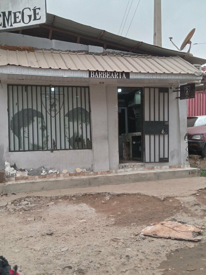 Berberler Barbearia Emege, Loanda, foto
