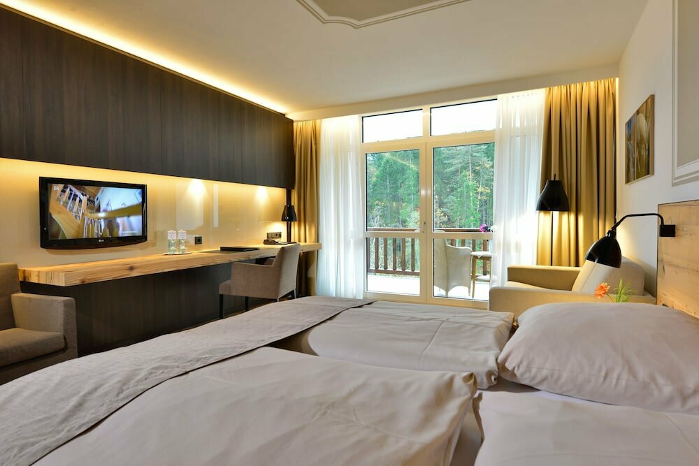 Otel Hotel am Badersee, Bavyera, foto