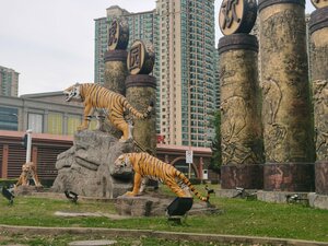 Siberian Tiger Park (Heilongjiang Province, Sub-provincial city Harbin, Songbei District), hayvanat bahçeleri  Harbin'den