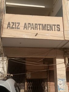 Aziz Apartments (Roshni Street No:SC6), otel  Karaçi'den