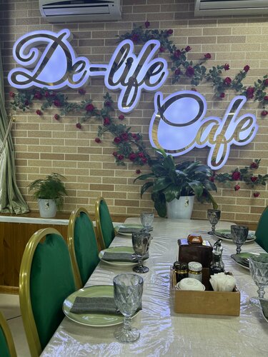 Kafe De-Life, Jambıl eyaleti, foto