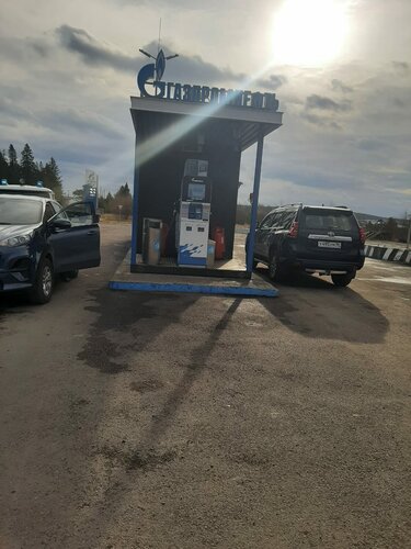Benzin istasyonu Gazpromneft, Verhoturye, foto
