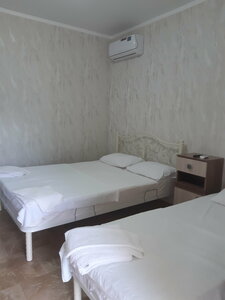 Гостиница (Пограничная улица No:8, село Амзара), otel  Gagra Bölgesi'nden