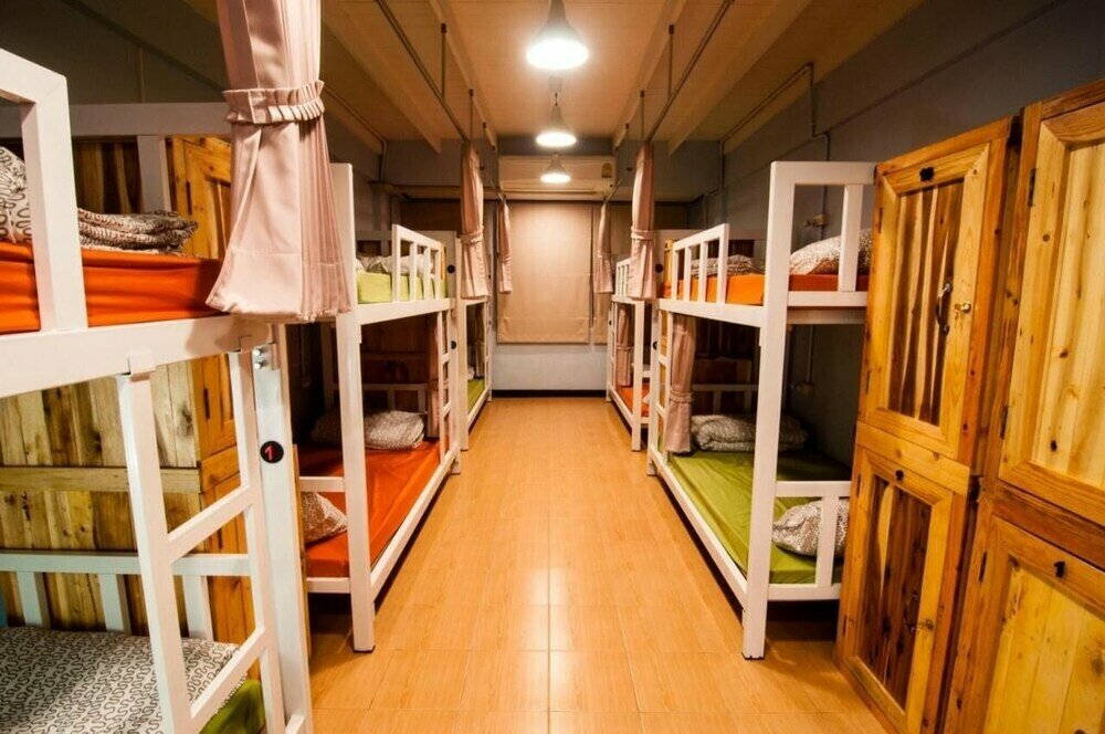Otel Eat - Ting Cafe and Hostel, Bangkok, foto