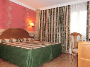 Hotel Las Ruedas (Cantabria, Lugar Barrio la Sierra), otel  Kantabria'dan