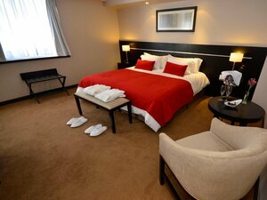 Neuquen Tower Hotel (Provincia de Buenos Aires, General Belgrano), otel  Neuquen'den