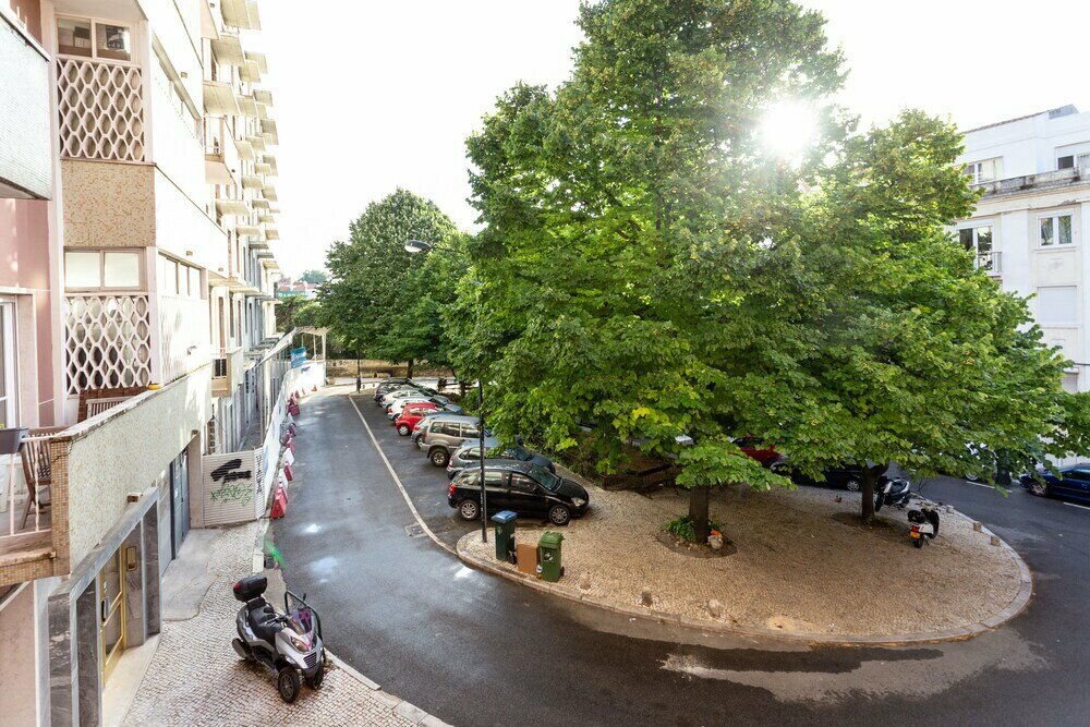 Otel Altido Bright & Beautiful 4br Apt 5 mins to Rato subway, Lizbon, foto