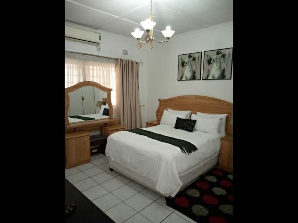 Otel 3 Bedrooms Exclusive House in Northmead, Lusaka, foto