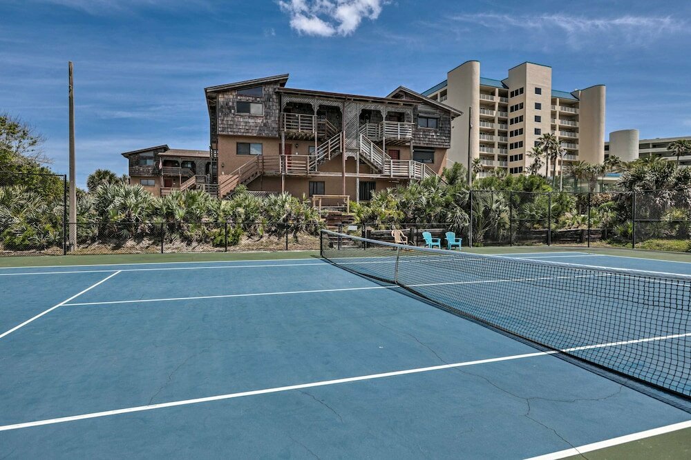 Otel Breezy Nsb Townhome w Community Pool, , foto