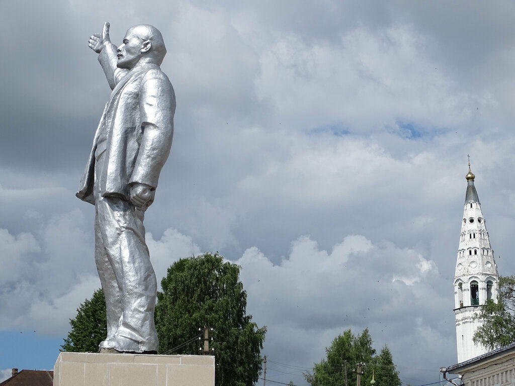 Anıt, heykel В.И. Ленин, Kostromskaya oblastı, foto