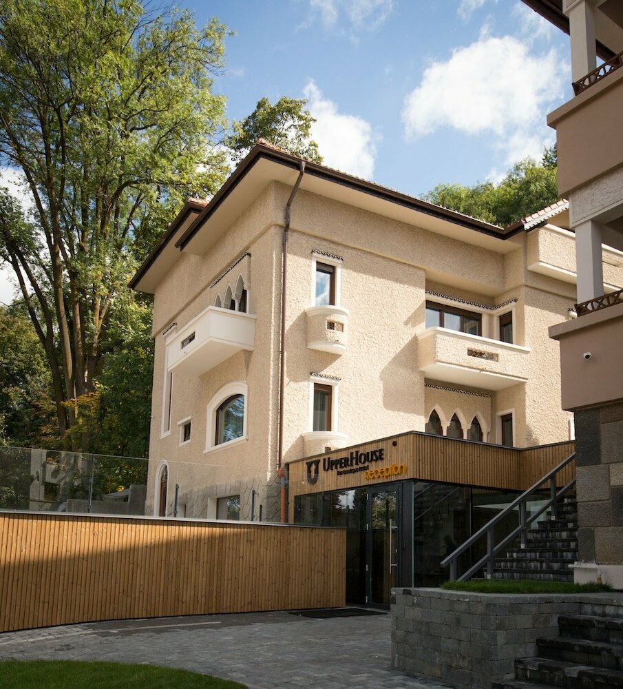 Otel UpperHouse Brasov, Brashov, foto