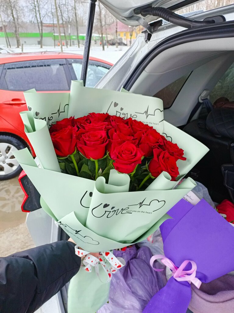 Çiçek teslimatı Доставка цветов и букетов, Briansk, foto