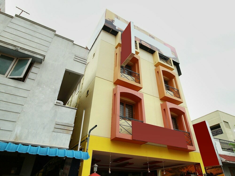 Otel Oyo 15427 Hotel Apple Grand, Koyamutthur, foto