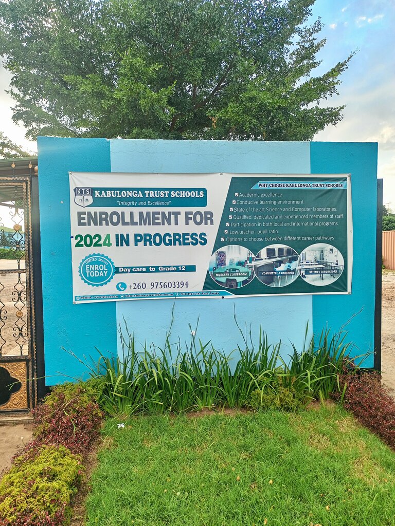 Ortaokul Kabulonga Trust School, Lusaka, foto