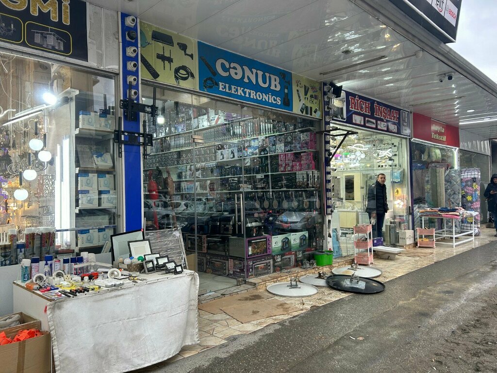 Lamba ve avize mağazaları Rich İnşaat, Bakü, foto