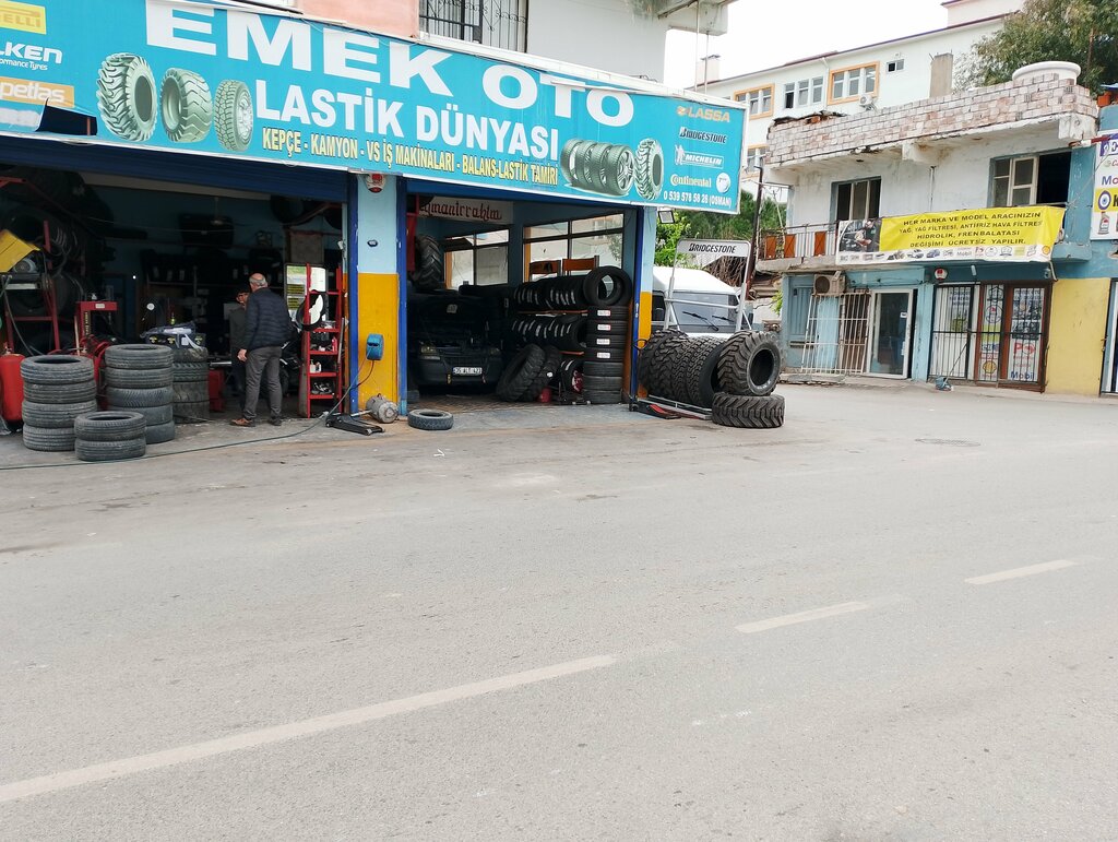 Oto servis ve bakım ekipmanları Emek Oto Lastik Dünyası, İzmir, foto