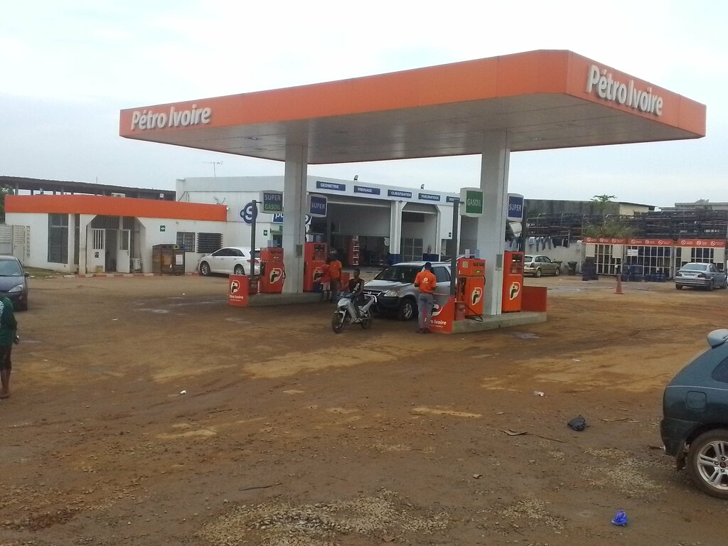 Benzin istasyonu Petro Ivoire Station, Abican, foto