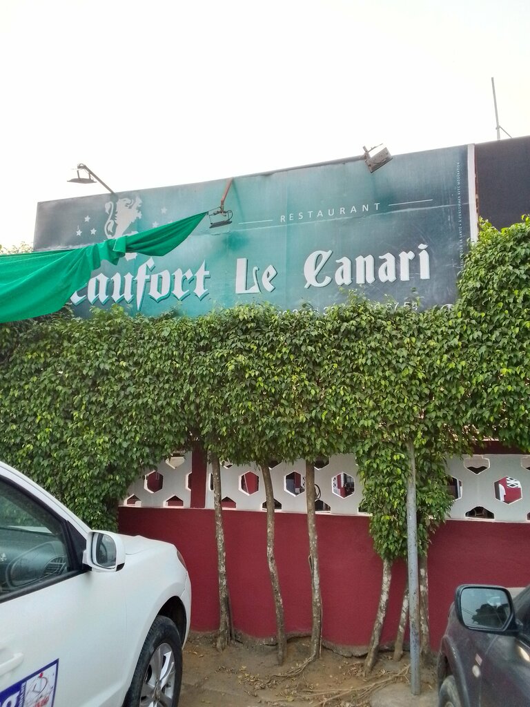 Restoran Beaufort le canari de yop maroc, Abican, foto