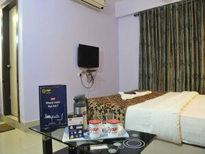 FabExpress Royal Residency by Oyo Rooms (Exhibition Road,4th Floor,Konark Shree Apartment,Near HDFC Bank,Patna 800001,Bihar,), otel  Patna'dan