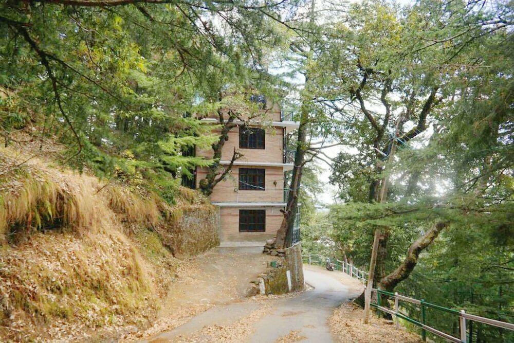 Otel Goroomgo Jakhoo Vibes Shimla, Himaçhal Pradeş, foto