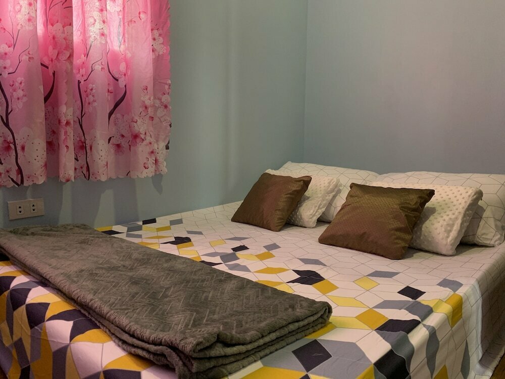 Otel Mactan transient house with daily van, , foto