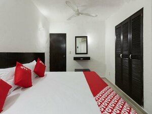 Oyo Hotel Puesta del Sol, Santa Ana, Campeche (Puebla, Avenida Revolucion), otel  San Francisco de Campeche'den