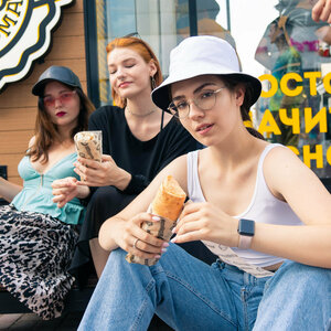Prosto Vasya (Veteranov Avenue No:114к4), fast food  Saint‑Petersburg'dan