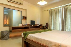 Seven Serviced Apartments Bandra by Treebo Hotels (State of Maharashtra, Mumbai, Chembur - Sant Gadge Maharaj Chowk), otel  Mumbai'den