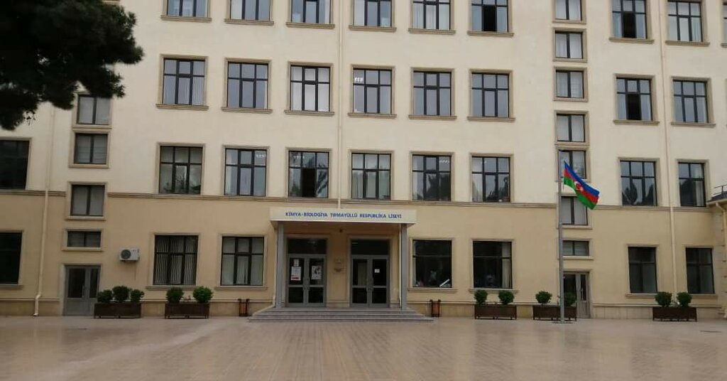 Lise Kimya Biologiya Temayullu Respublika Liseyi, Bakü, foto
