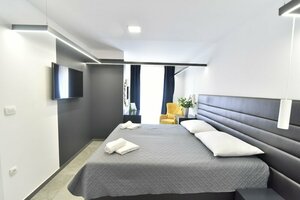 Mono Apartments & Rooms (Zadar), otel  Zadar'dan