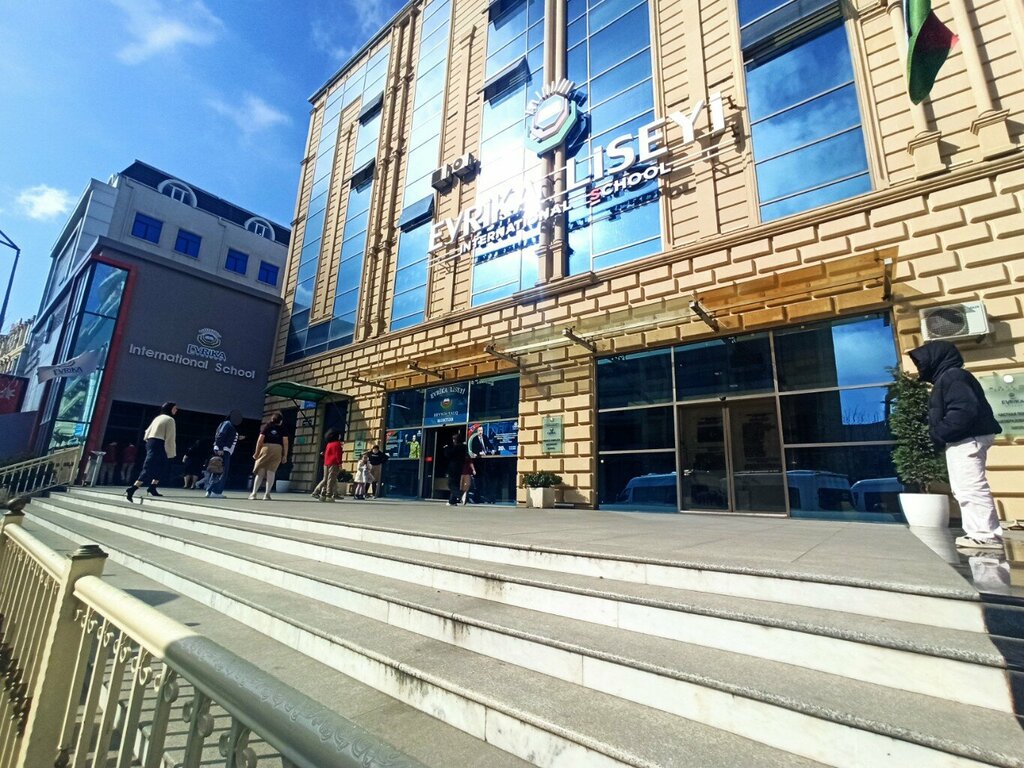 Lise Evrika, Bakü, foto