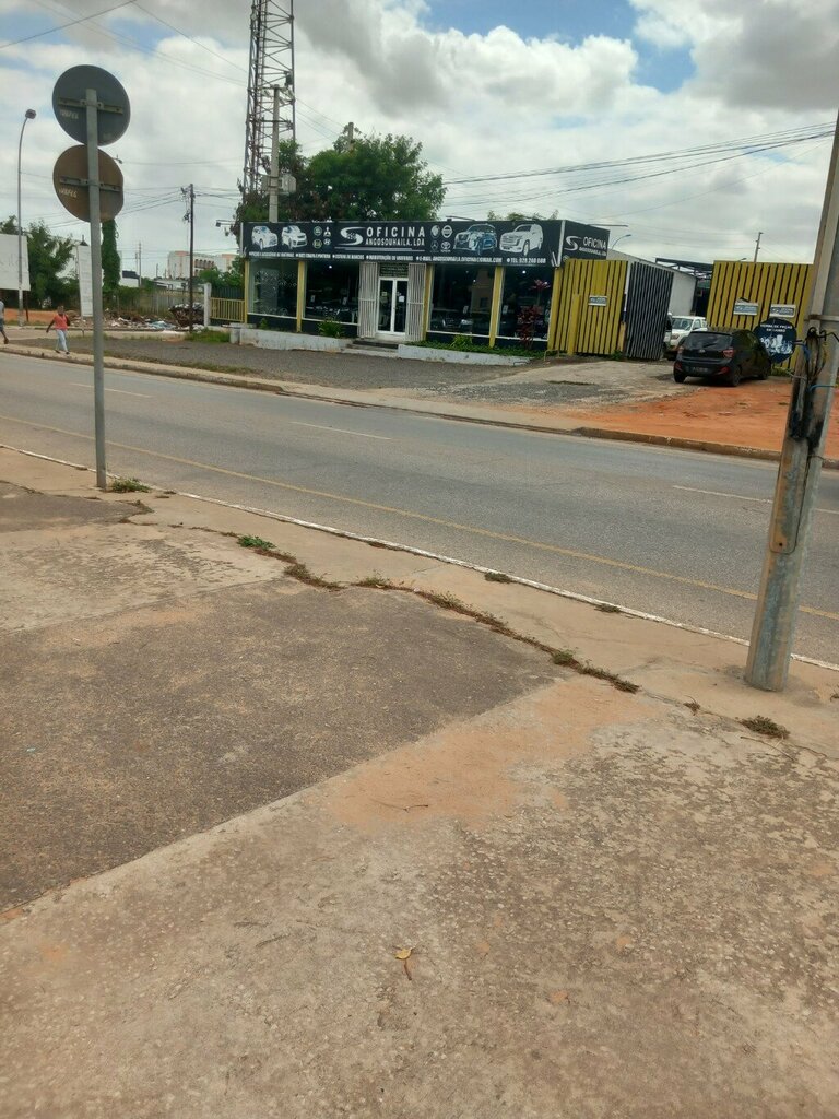 Otomobil servisi Angosouhala, Loanda, foto