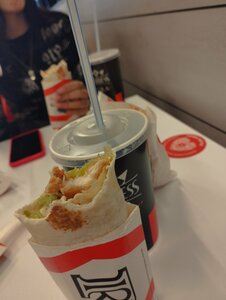 Rostic's (Zheleznodorozhnaya ulitsa No:33А), fast food  Çapayevsk'ten