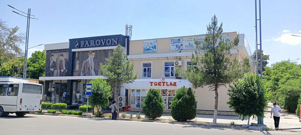 Giyim mağazası Farovon, Termez, foto