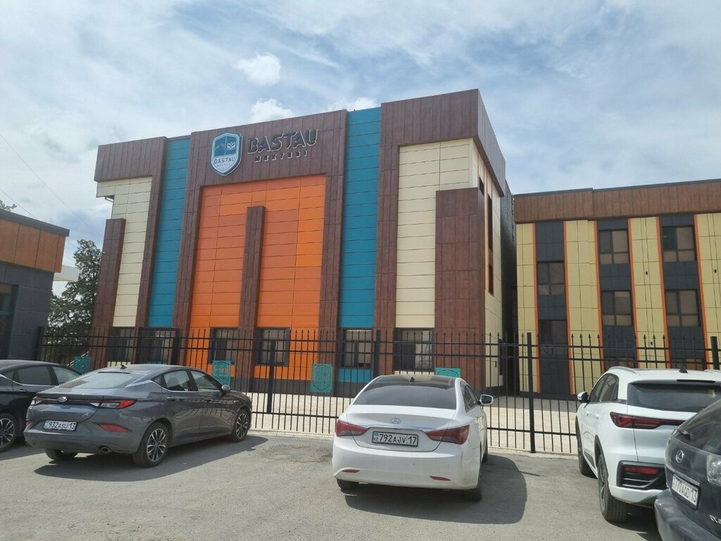 Ortaokul Bastau High School, Türkistan, foto