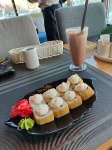 Sunrise (ulitsa Dinamovtsev No:1, Novosibirsk), suşi restoranı  Novosibirsk'ten
