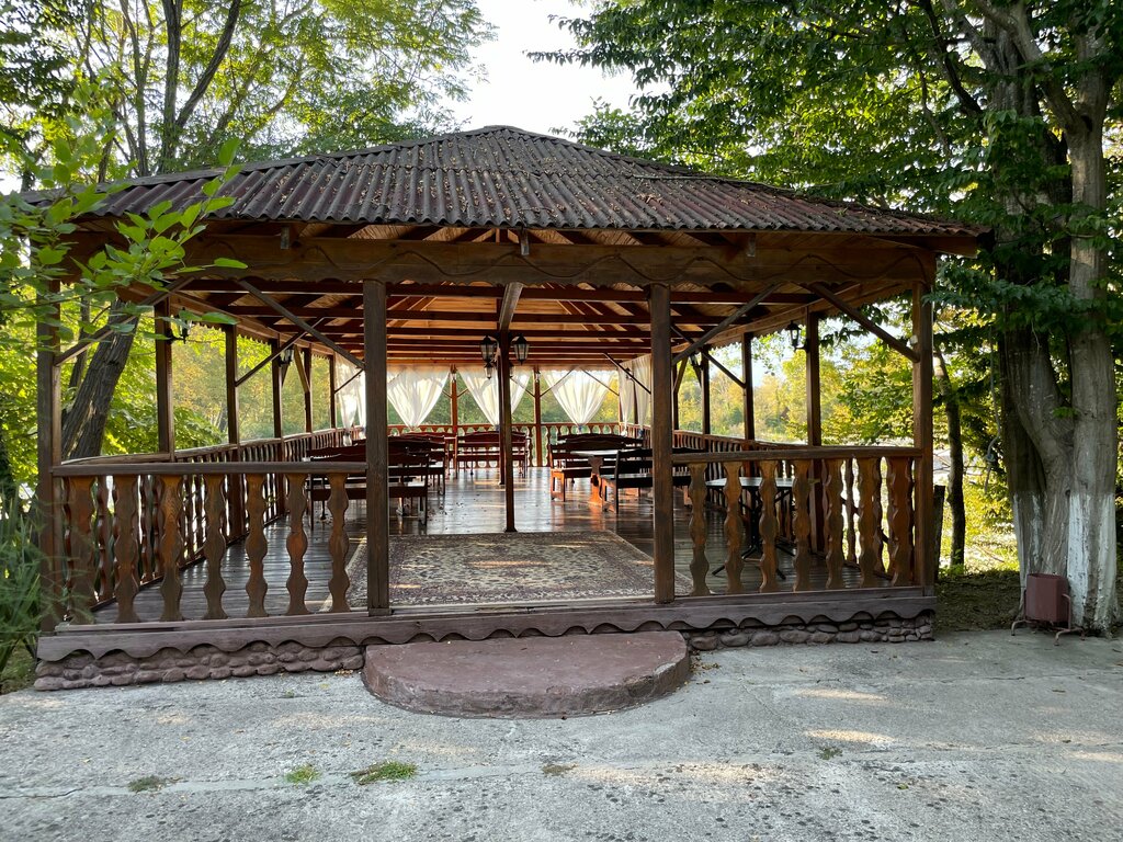Kafe Охотничий Двор, Gagra Bölgesi, foto