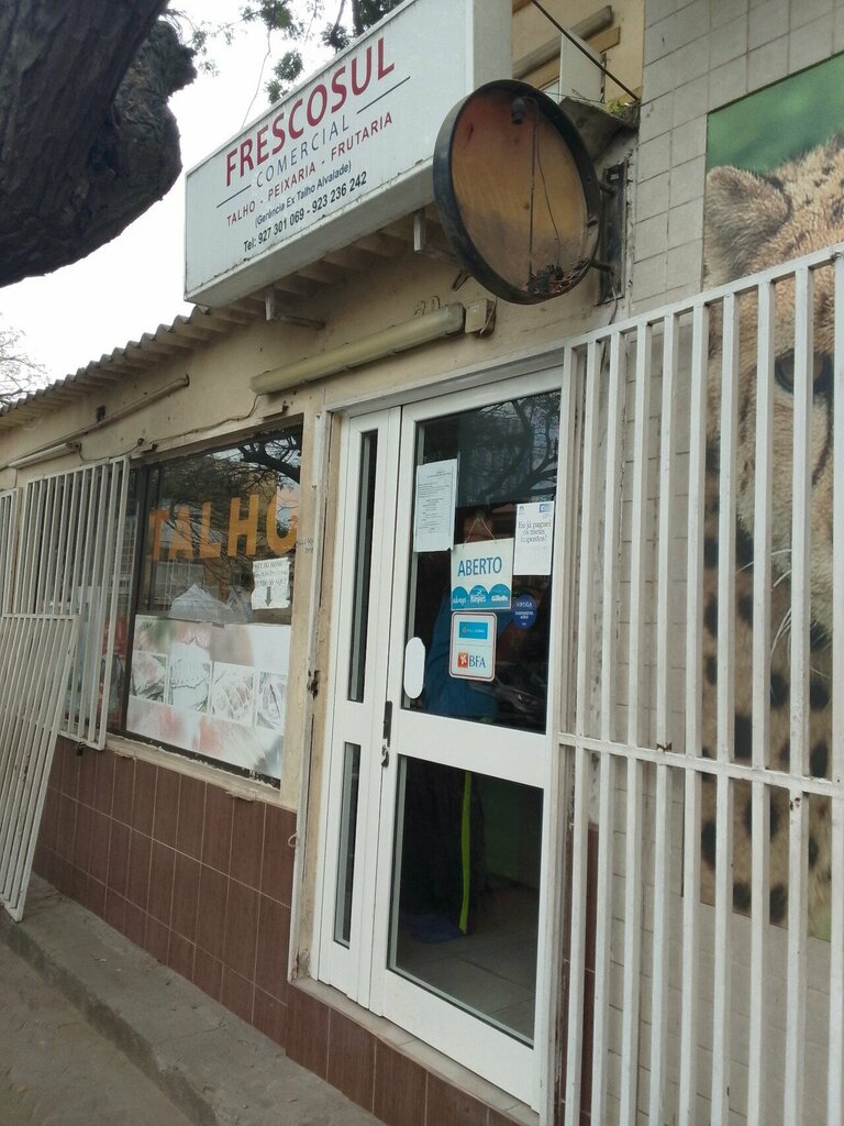 Kasap, şarküteri Loja, Loanda, foto