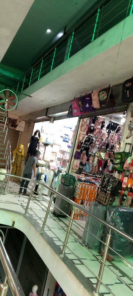 Ayakkabı tamiri Zakir ullah shoes house, Lahor, foto