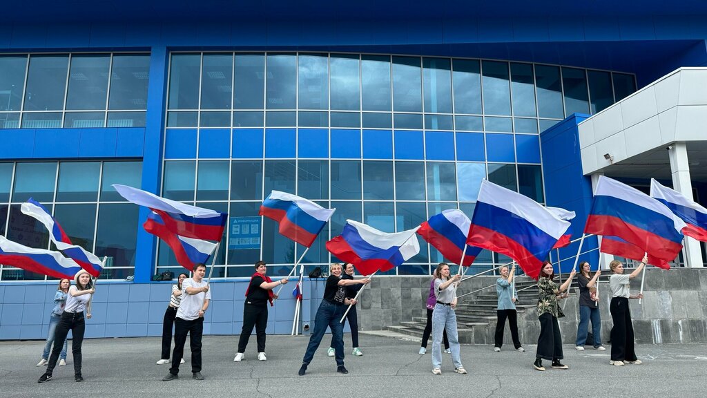 Çocuk ve gençlik merkezleri Молодежный ресурсный центр, Surgut, foto