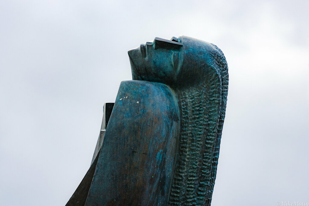 Park, sokak heykeli Нежность, Tiumen, foto